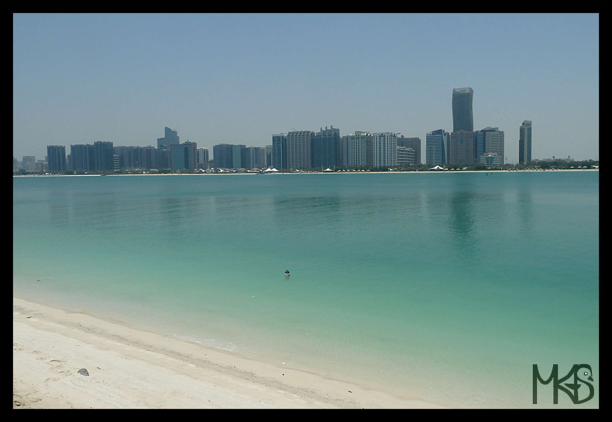United Arab Emirates - Abu Dhabi - Traveling Rockhopper