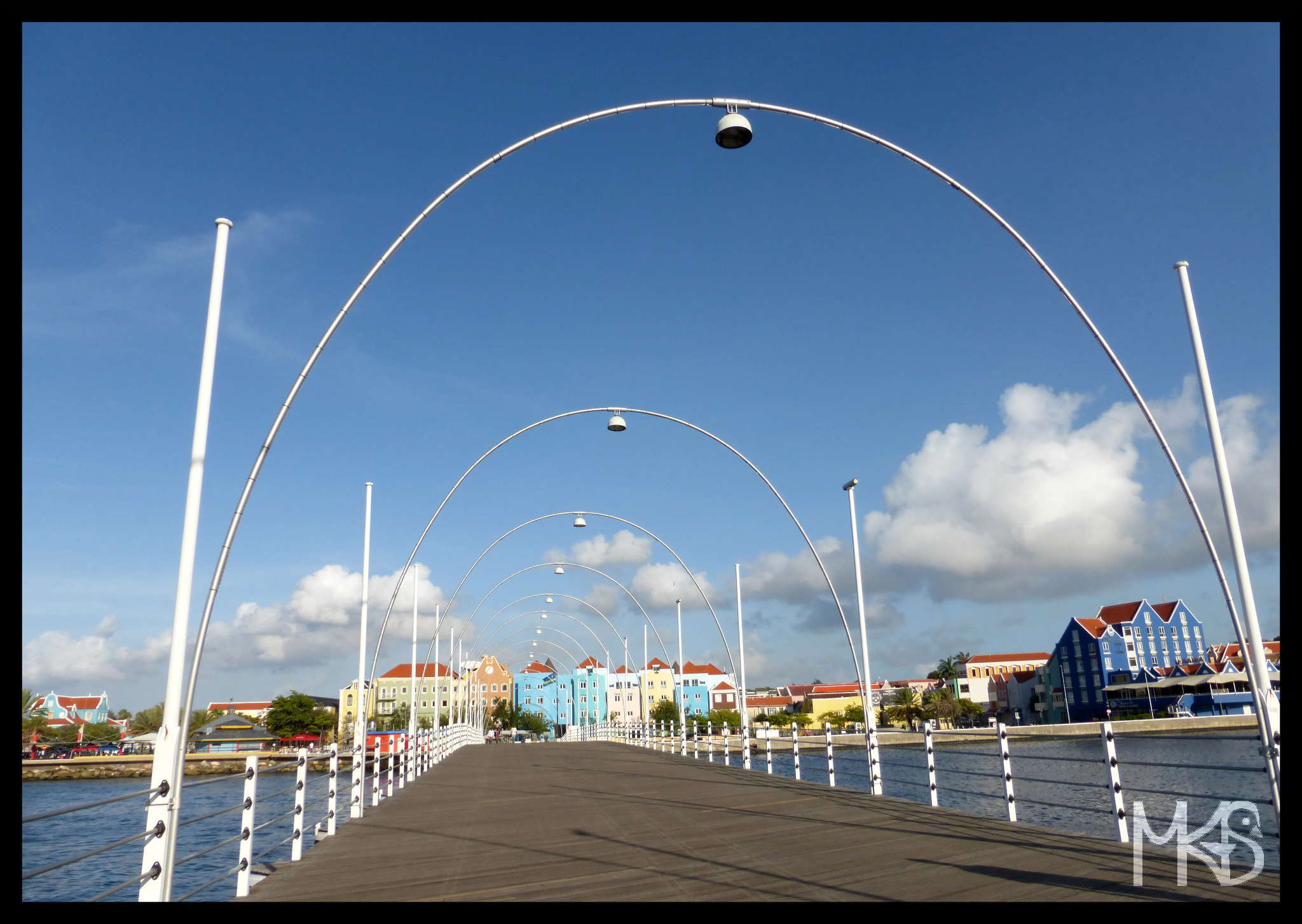 Curacao - Queen Emma Bridge in Willemstad - Traveling Rockhopper