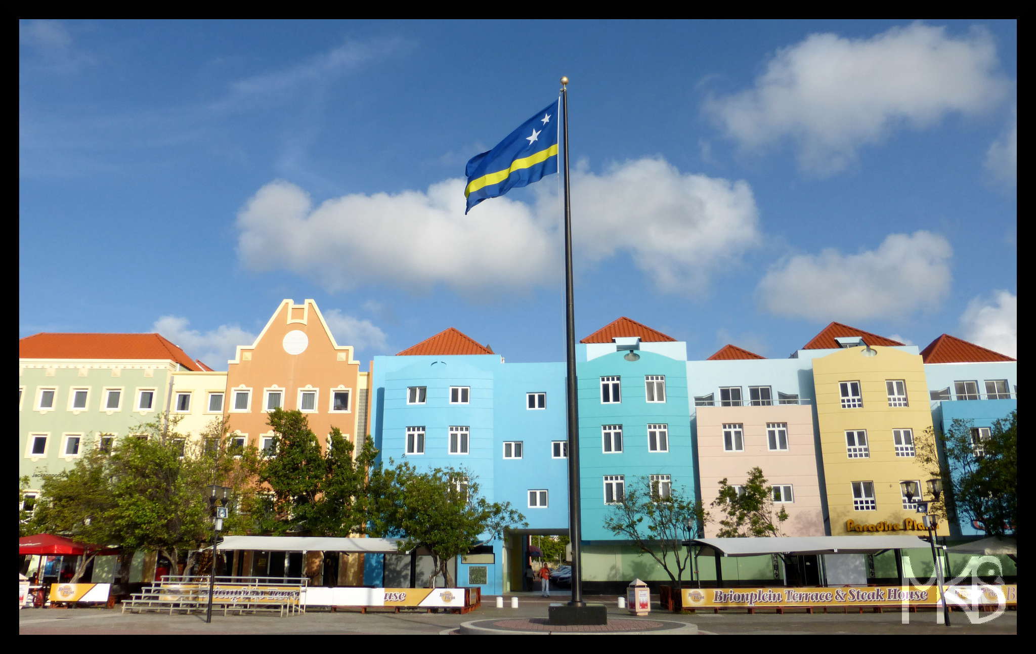 Curacao - Flag - Traveling Rockhopper